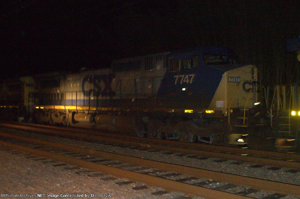 CSX C40-8W 7747 as the second unit on Q417-01